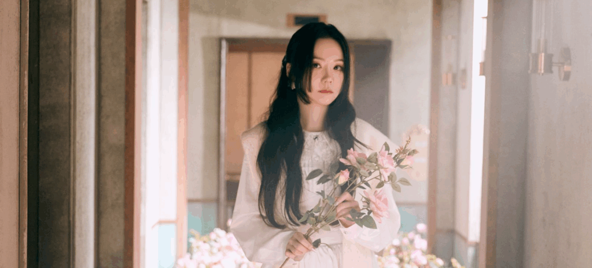 J.Fla redefines herself with powerful new single “Stellar Paradox” – EARMILK