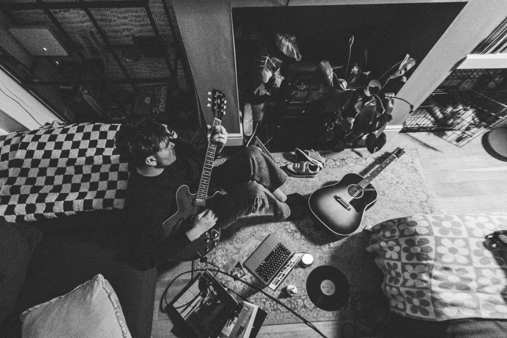 Oliver Pinder shares his most personal song yet with “love of my life ...