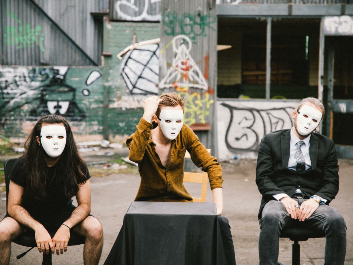 Avery Cochrane shares shimmery alt pop banger “Shapeshifting on a ...