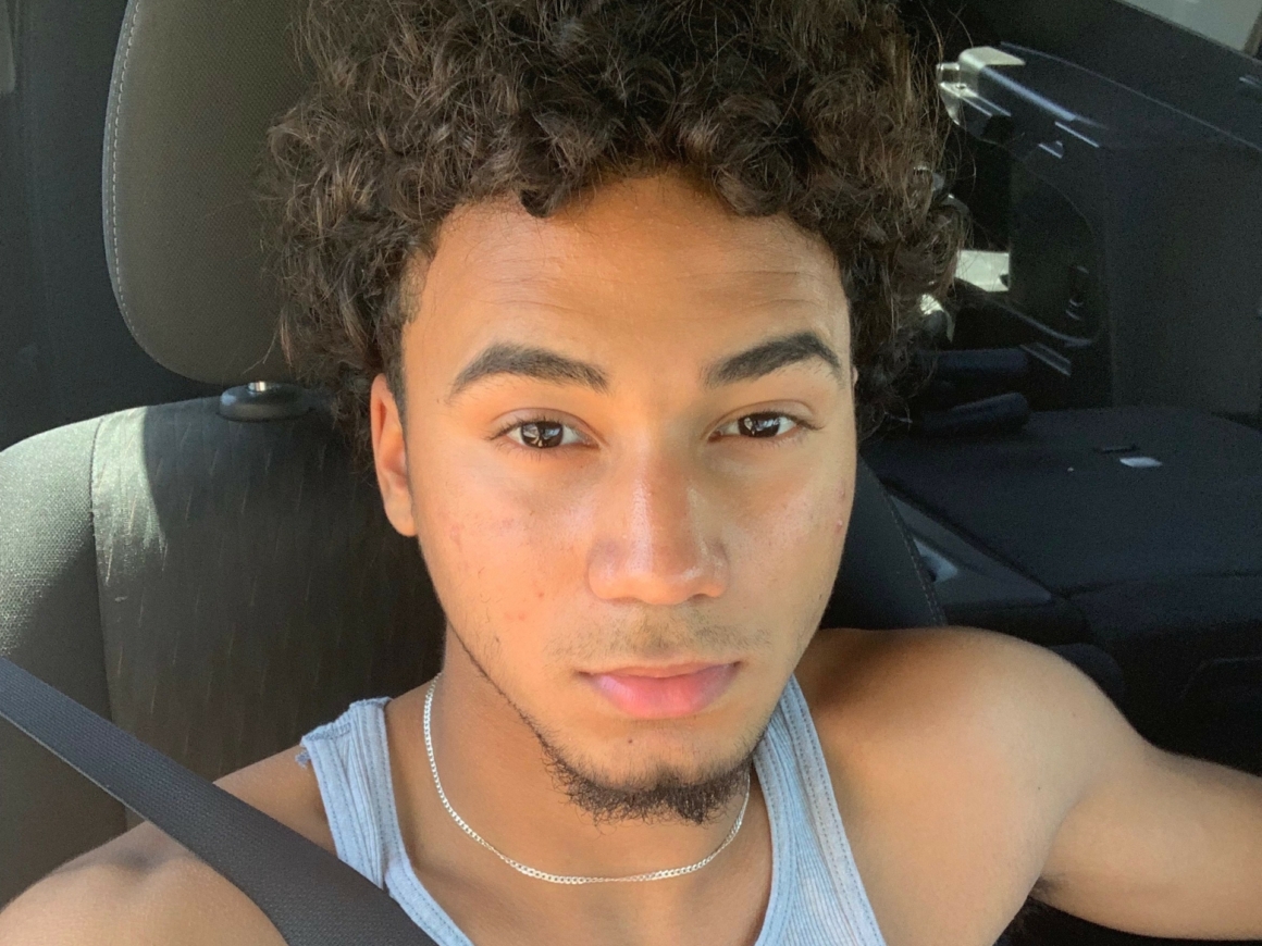 Nate Vickers makes a thunderous debut with new album, ‘A Little Too ...