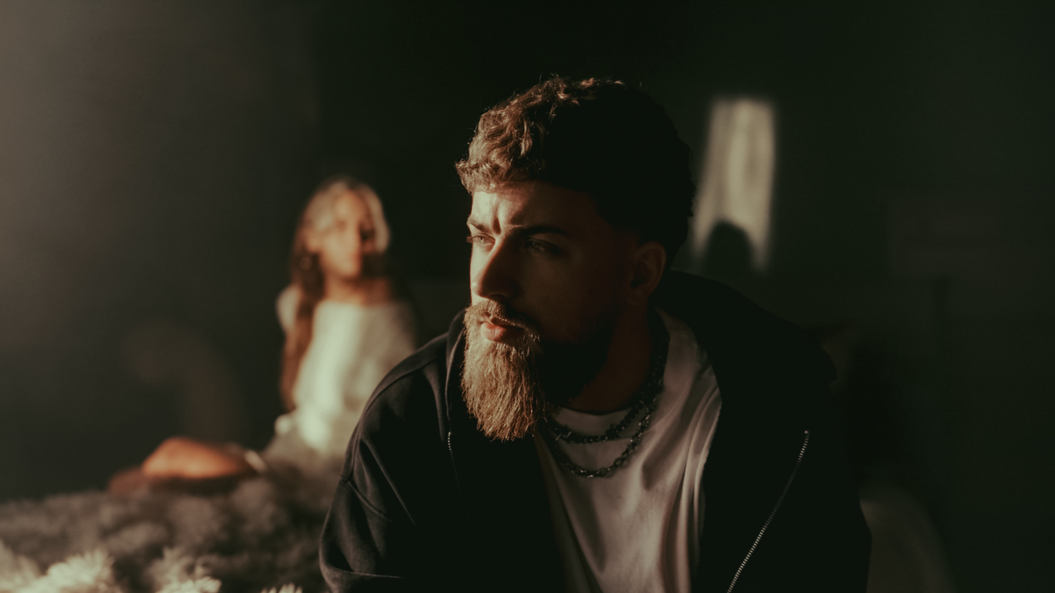 Nate Vickers breaks the cycle in his electrifying new single “Deja Vu ...