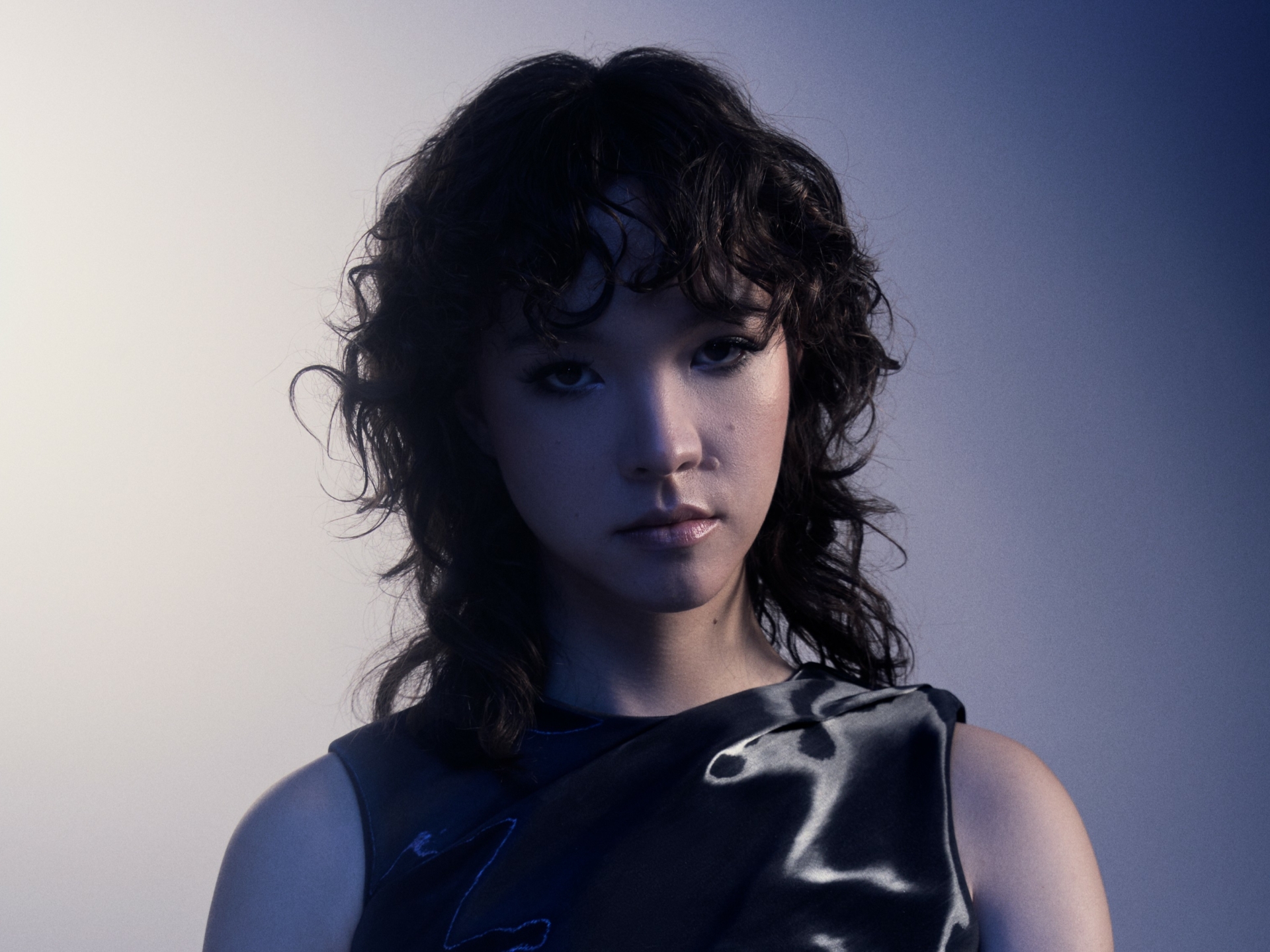 Walter Miller steps out bold, fearless and unfiltered on new single “Basic Instinct” – EARMILK