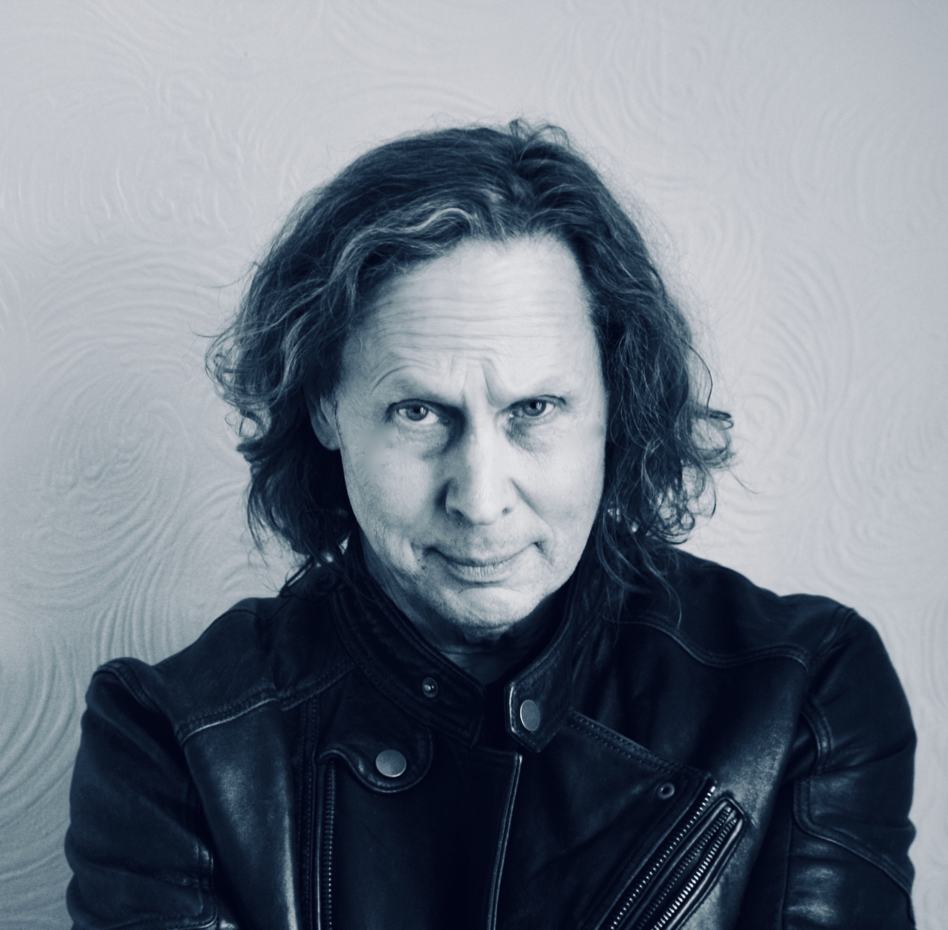 Konrad Kinard turns cold war memories into a mesmerizing tale on “War ...