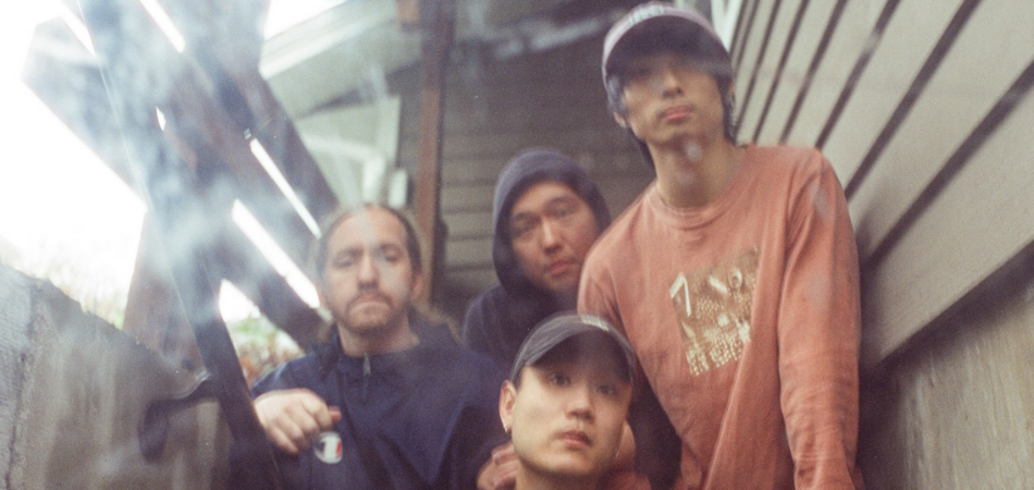 Plash winds up for new record with “i live alone” – EARMILK