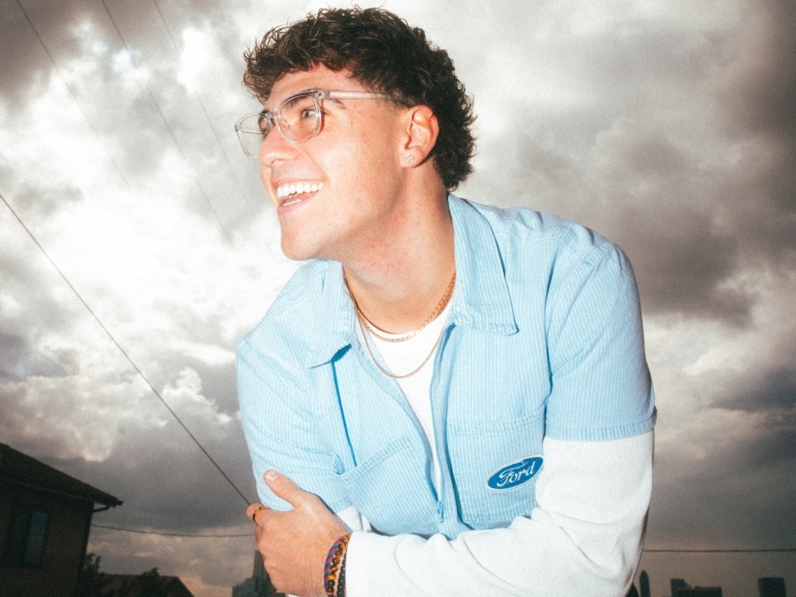 Lexa Gates finds clarity in the cracks on ‘I AM’ [Album Review] – EARMILK