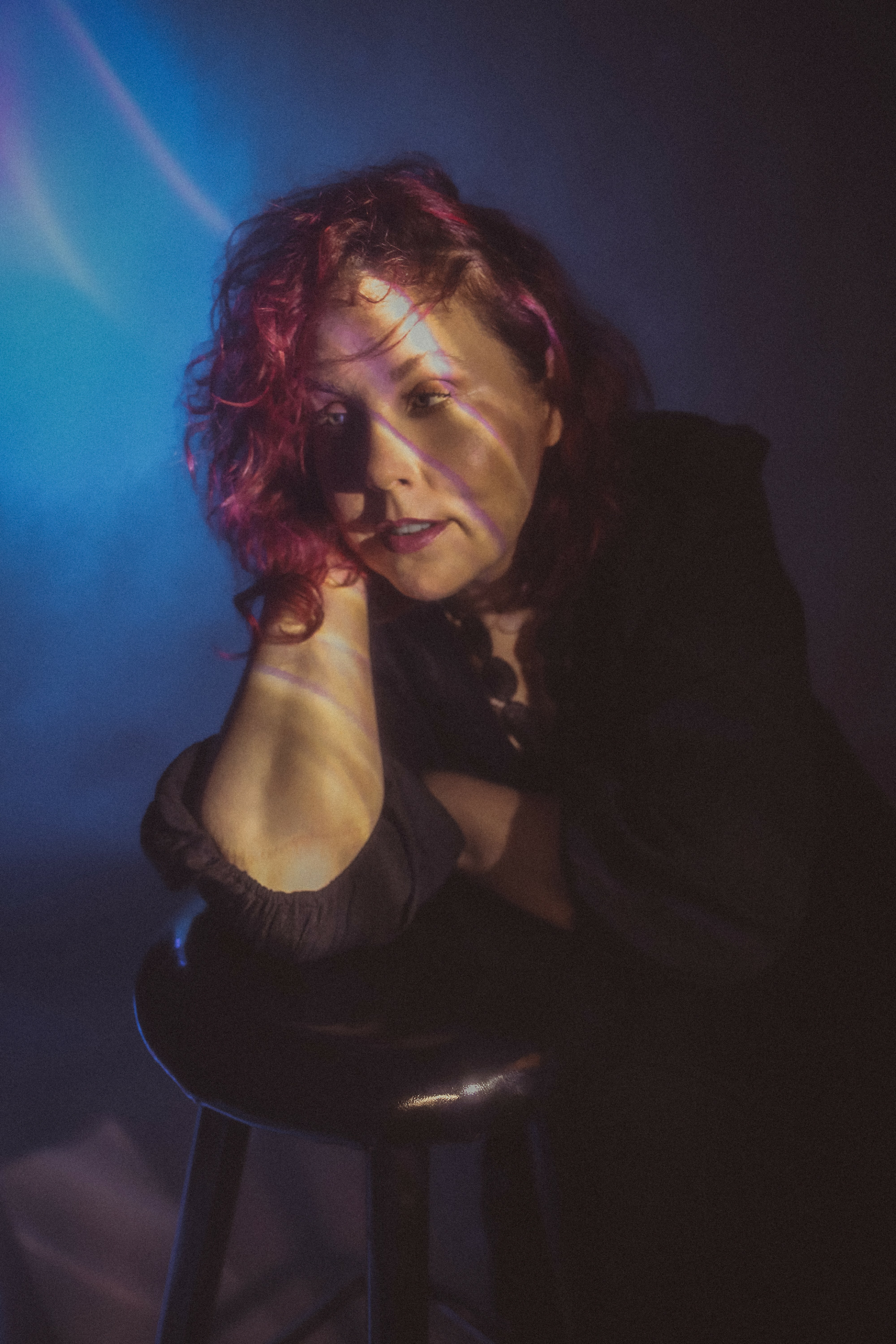 Jessi Robertson reimagines emotion on “Shadow War: Singularity” – EARMILK