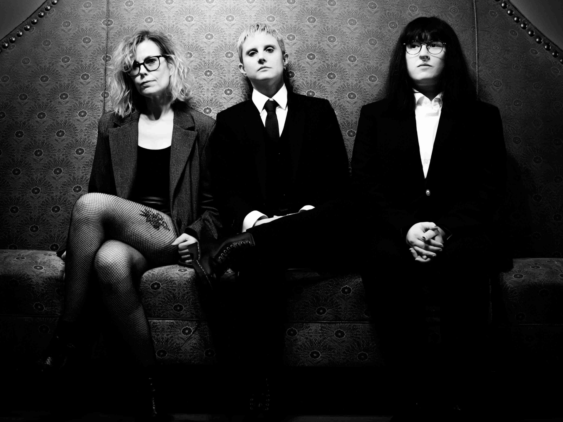 Kiki Kramer’s “dionysus” turns obsession into dark pop mythology – EARMILK